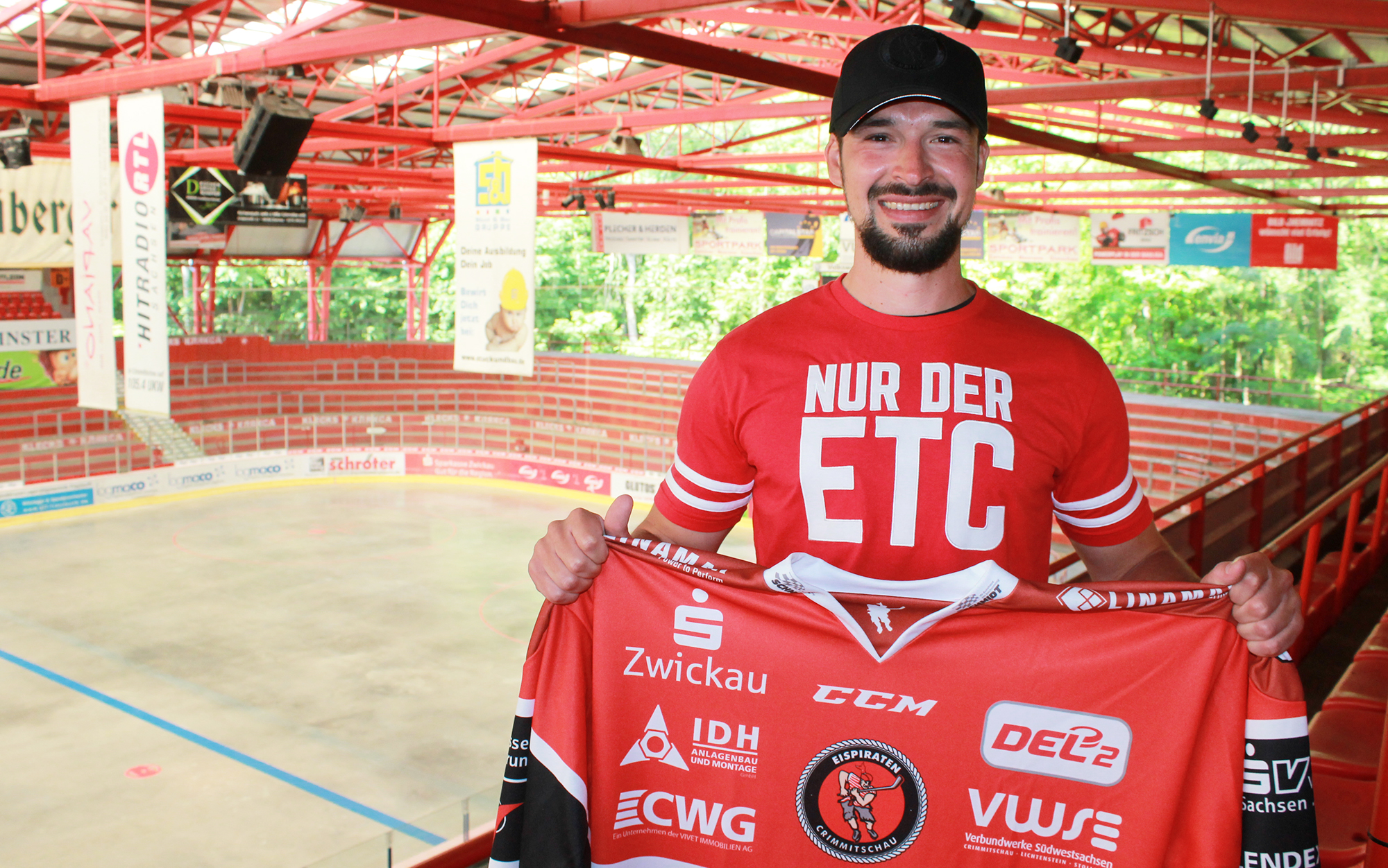 Felix Thomas verlängert bei den Eispiraten