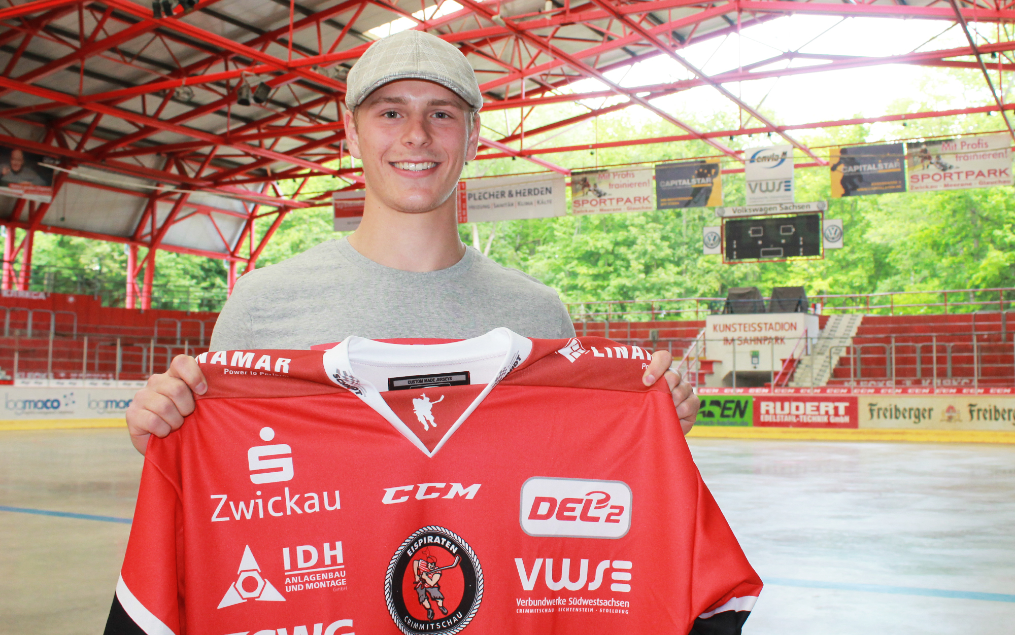 Eispiraten verlängern mit Willy Rudert