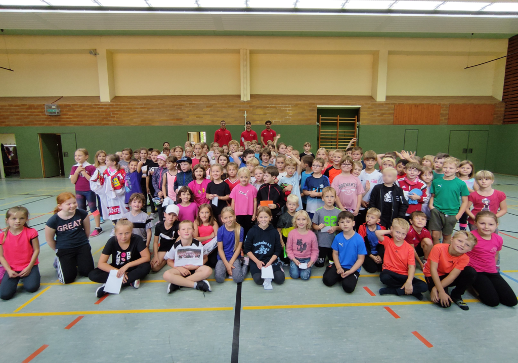 Eispiraten zu Gast an Grundschule "Thomas Müntzer" in Remse