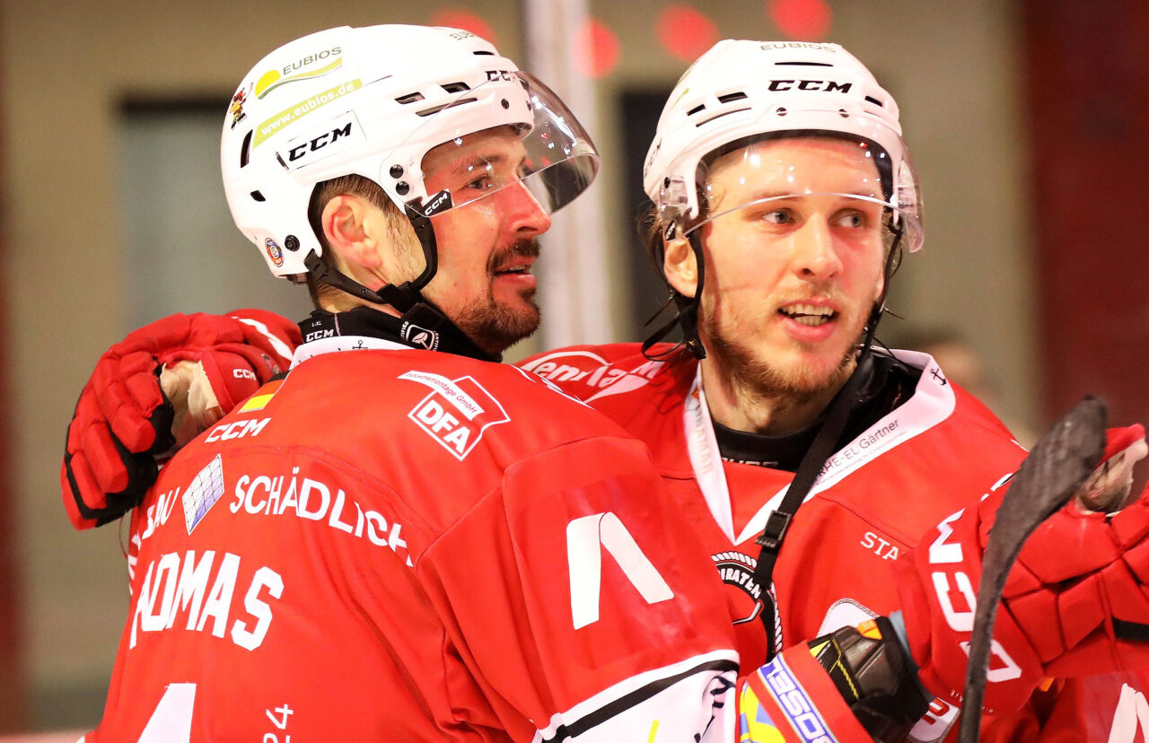 Bis 2027: Eispiraten binden Verteidiger Felix Thomas